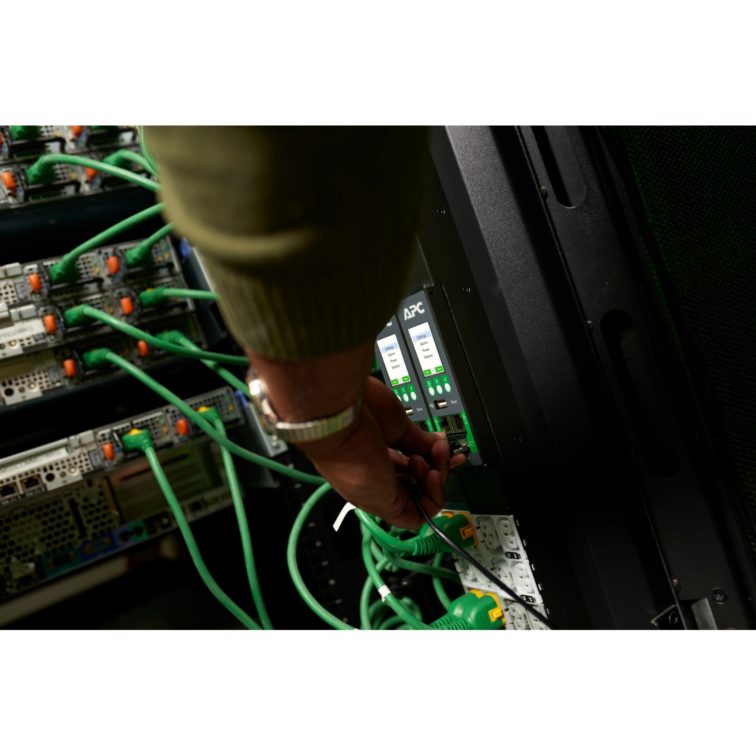 APC APDU10150ME | APC NS Rack PDU Adv Met 7.4kW 1PH 230V 32A power ...