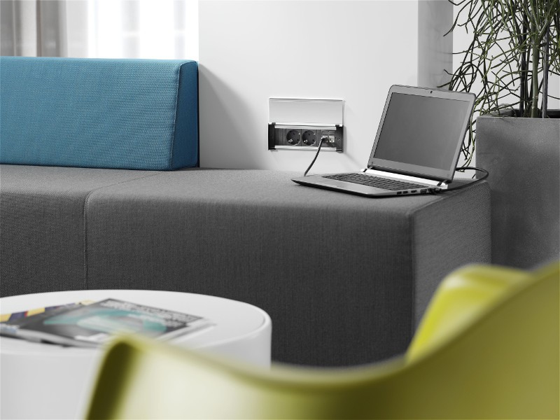 Bachmann 927.050 | Bachmann Kapsa socket-outlet Type F Black | OCTO24.com